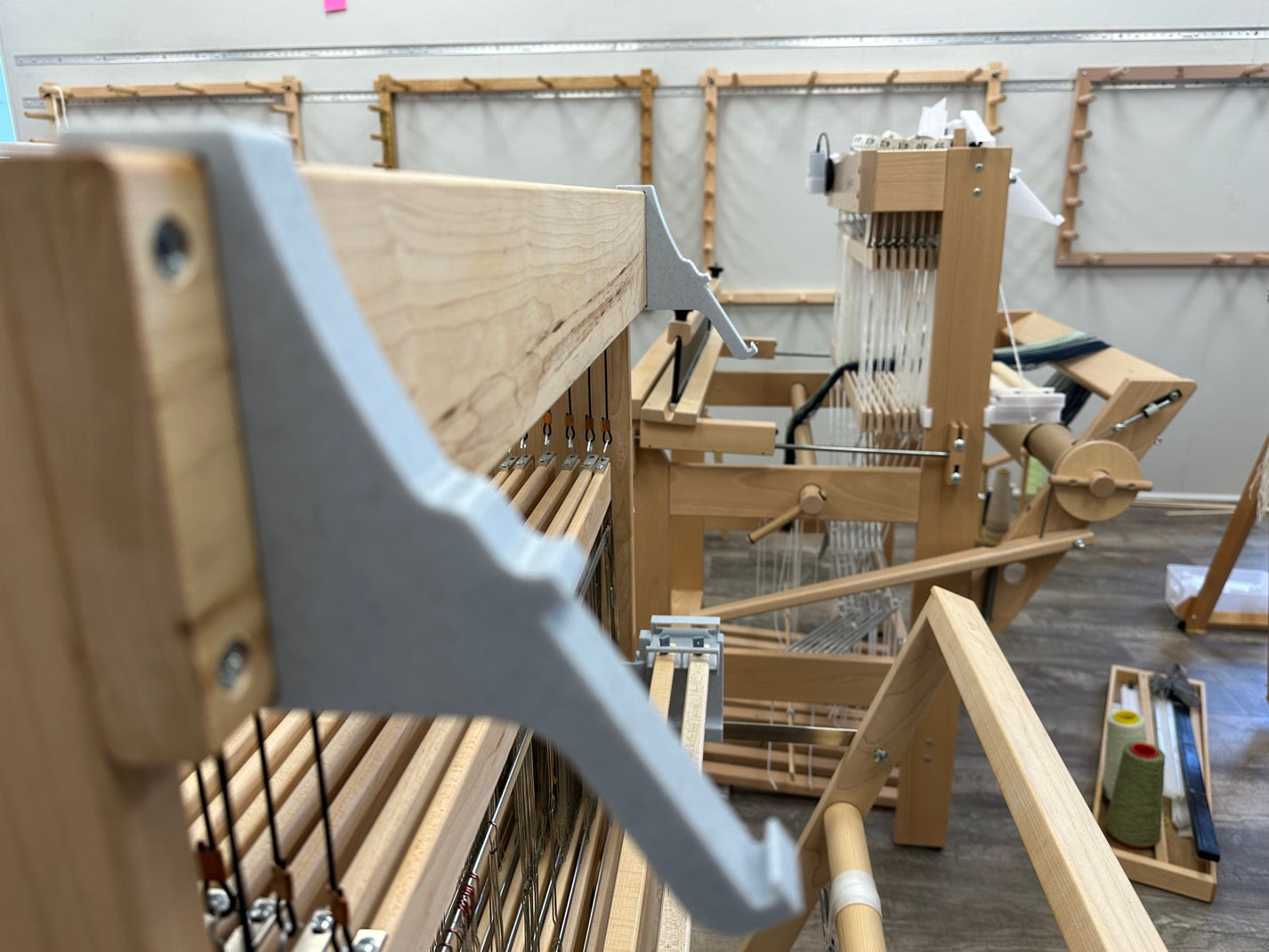 Helping Hands for 22" Harrisville Looms – LoftyFiber
