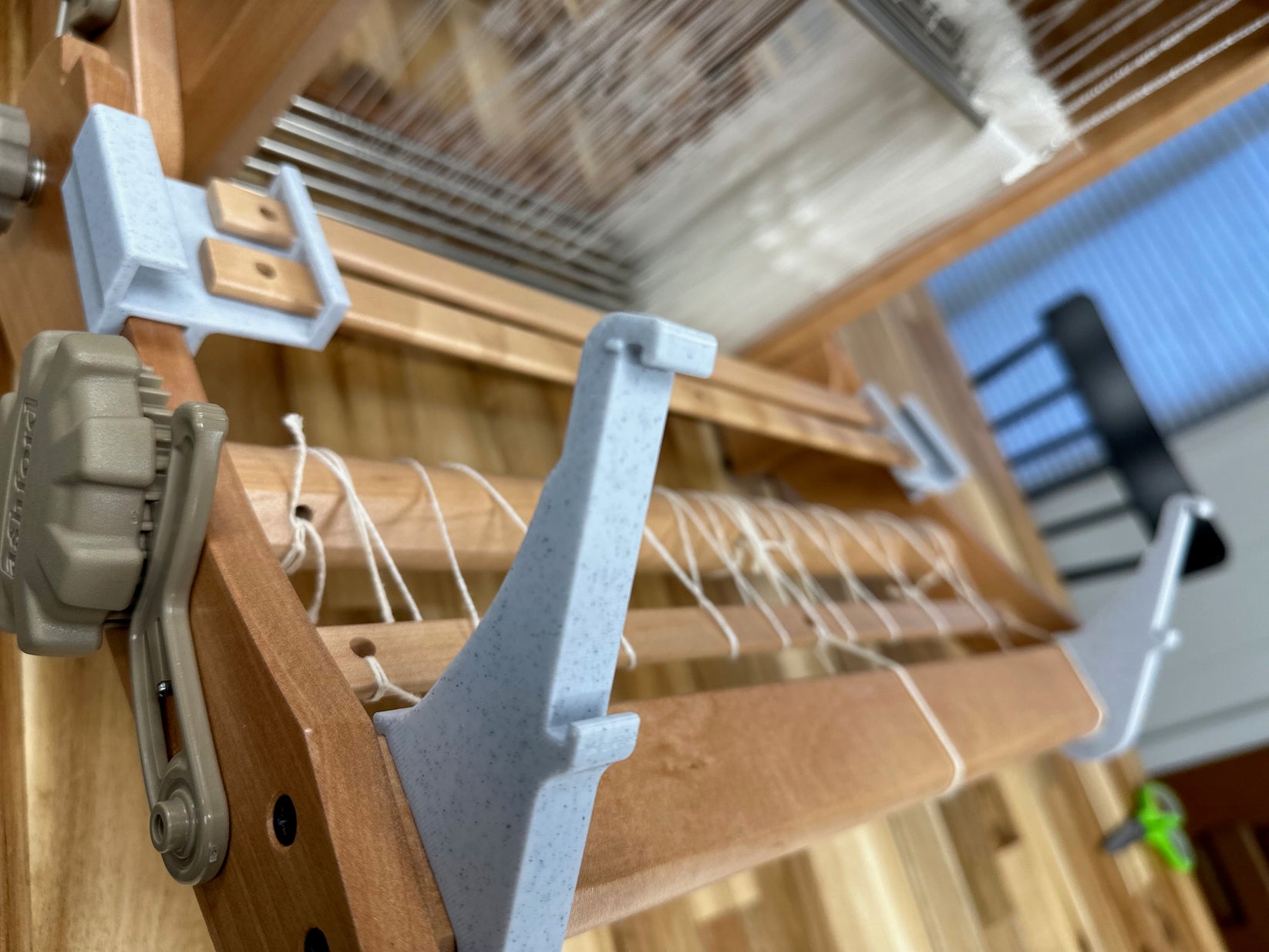 Ashford Brooklyn Loom Helping Hands and Raddle – LoftyFiber